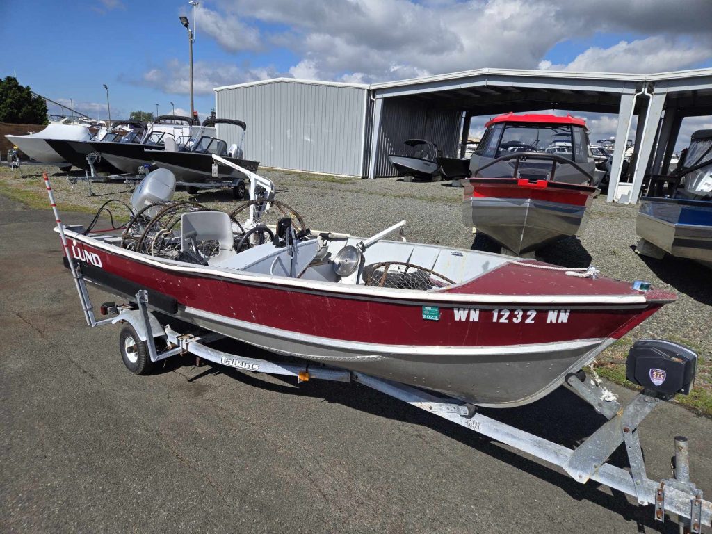 1989 LUND Open Side Console - Boat Country